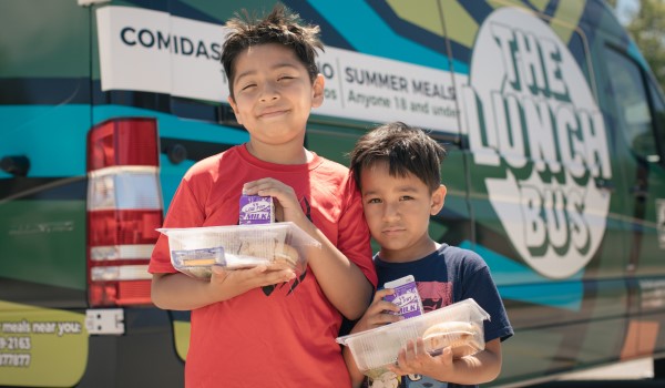 Lunch Buses feed hungry kids during the summer | Greater Chicago Food ...