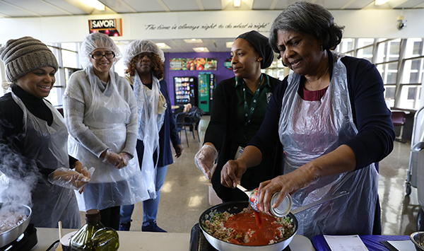 Cooking class teaches healthy habits | Greater Chicago Food Depository