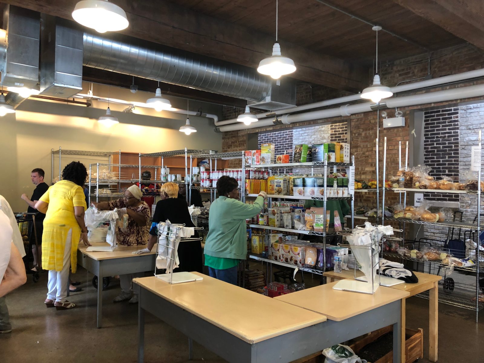 Breakthrough Fresh Market | Greater Chicago Food Depository