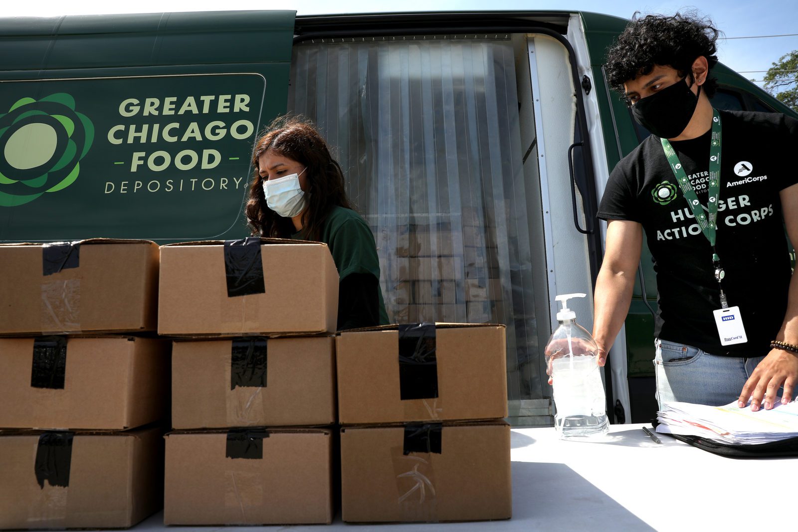 'Feeding the kids of the neighborhood': Lunch Bus provides summer meals ...