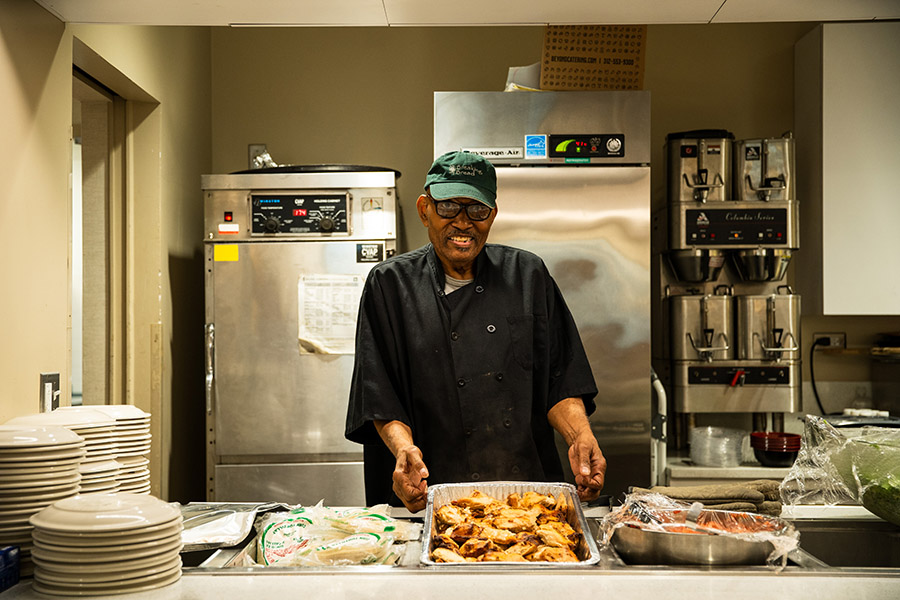 Serving meals and fostering community in Chicago’s Old Town | Greater ...
